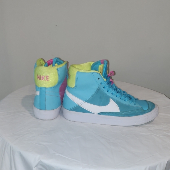 Nike | Shoes | Nike Blazer Mid 77 Dance Kids Size 35y Baltic Blue Pink ...
